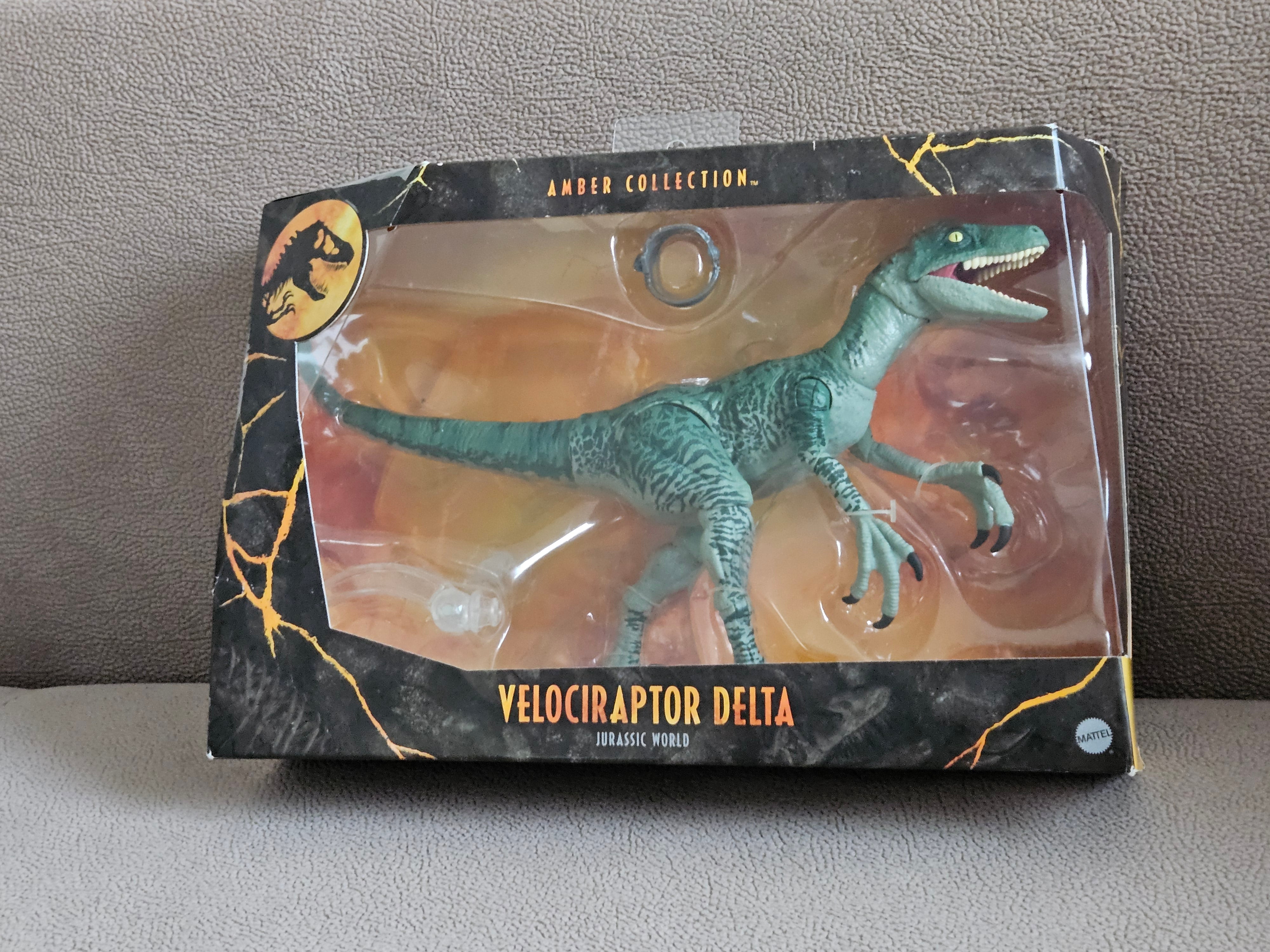 Jurassic World Amber Collection Velociraptor Delta 6 inch Dinosaur ...